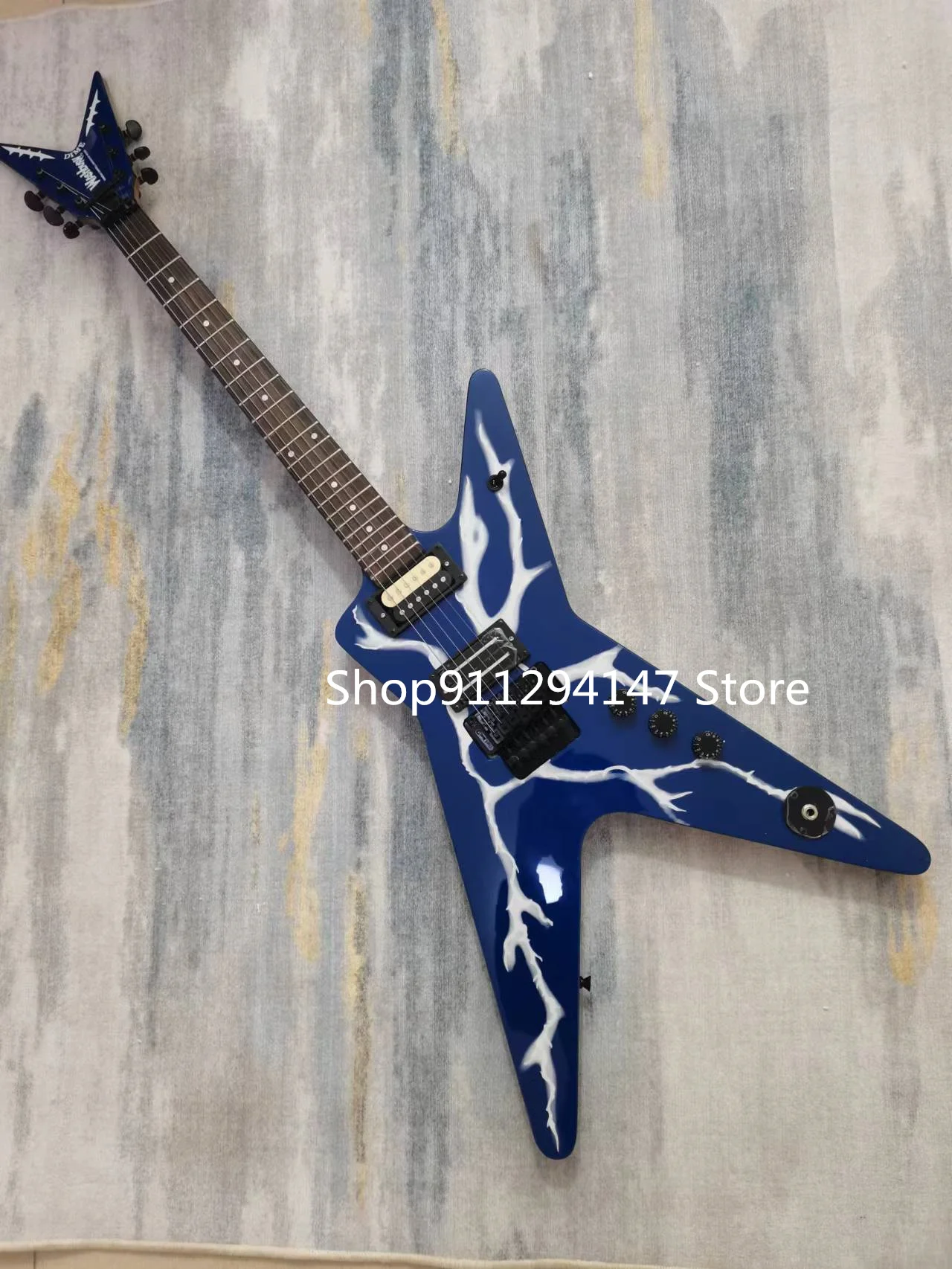 Free-shipping-6-string-electric-guitar-lightning-pattern-black ...