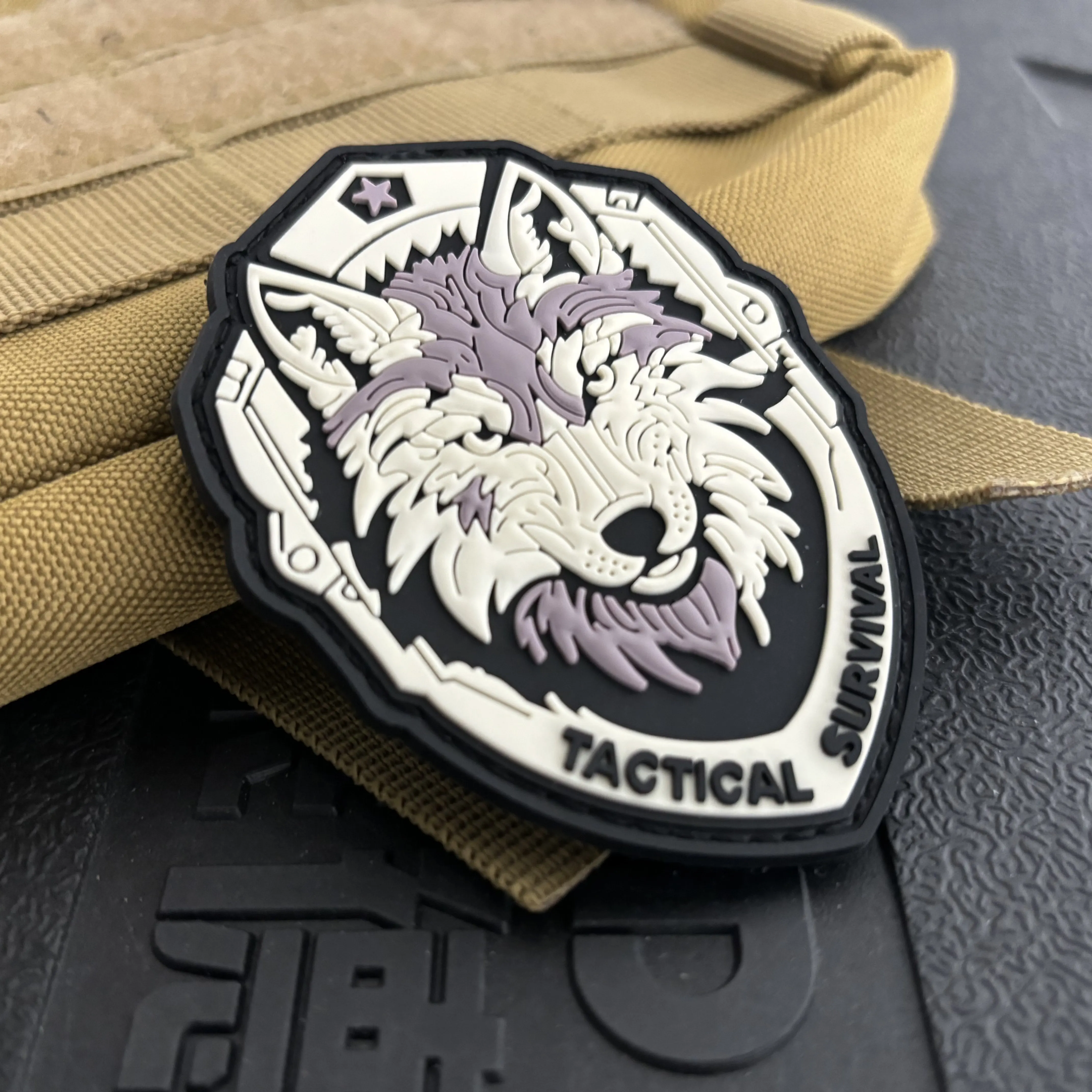 Wolf-Tactical-Survival-3D-PVC-Patch-Hook-and-Loop-Morale-Badge-Clothing ...