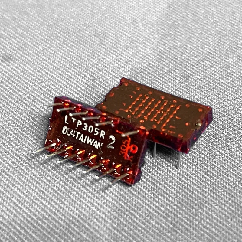 1Pcs-LTP305R-5x7-Alphanumeric-Red-Dot-Matrix-LED-Display.jpg