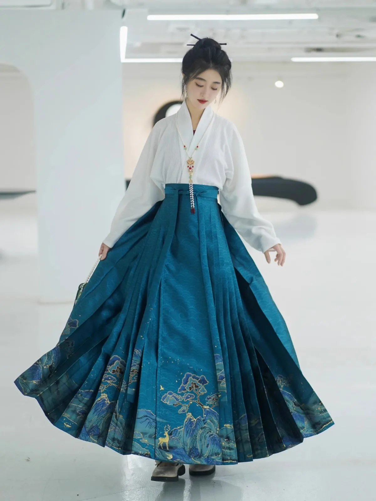 Chinese-Style-Mamianqun-Daily-Improved-Hanfu-Skirt-Satin-Ming-Dynasty ...