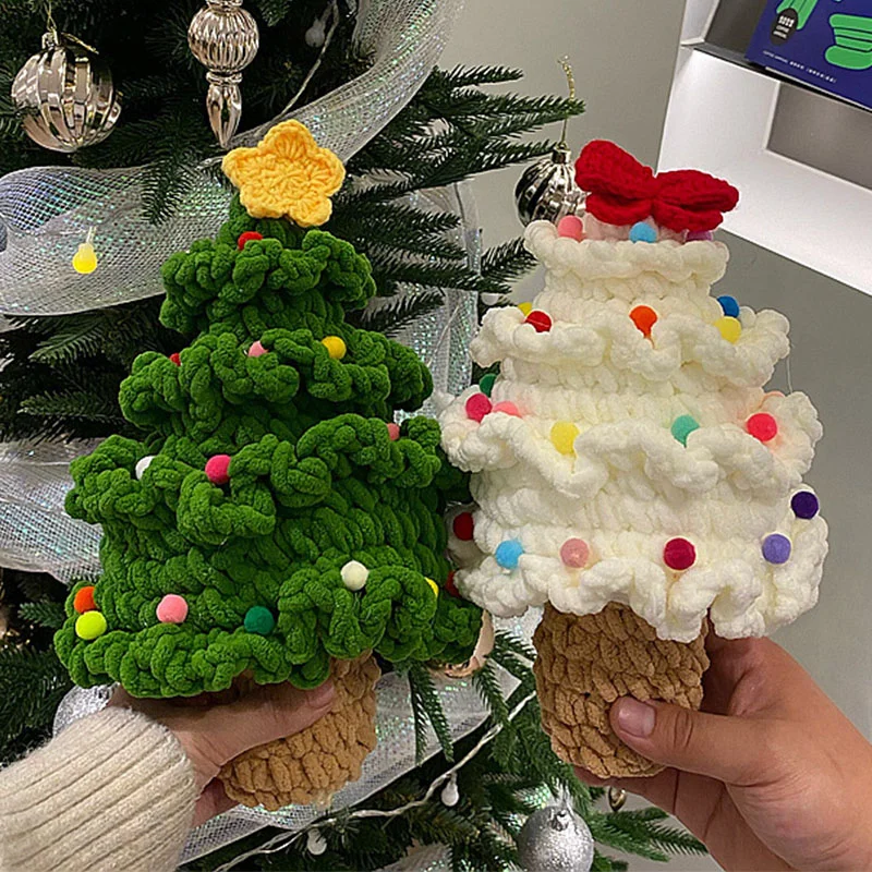 Hand Knitted Christmas Tree - Pikstok