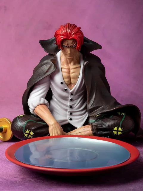 One Piece Shanks statua Film Red 17cm - Animedavedere