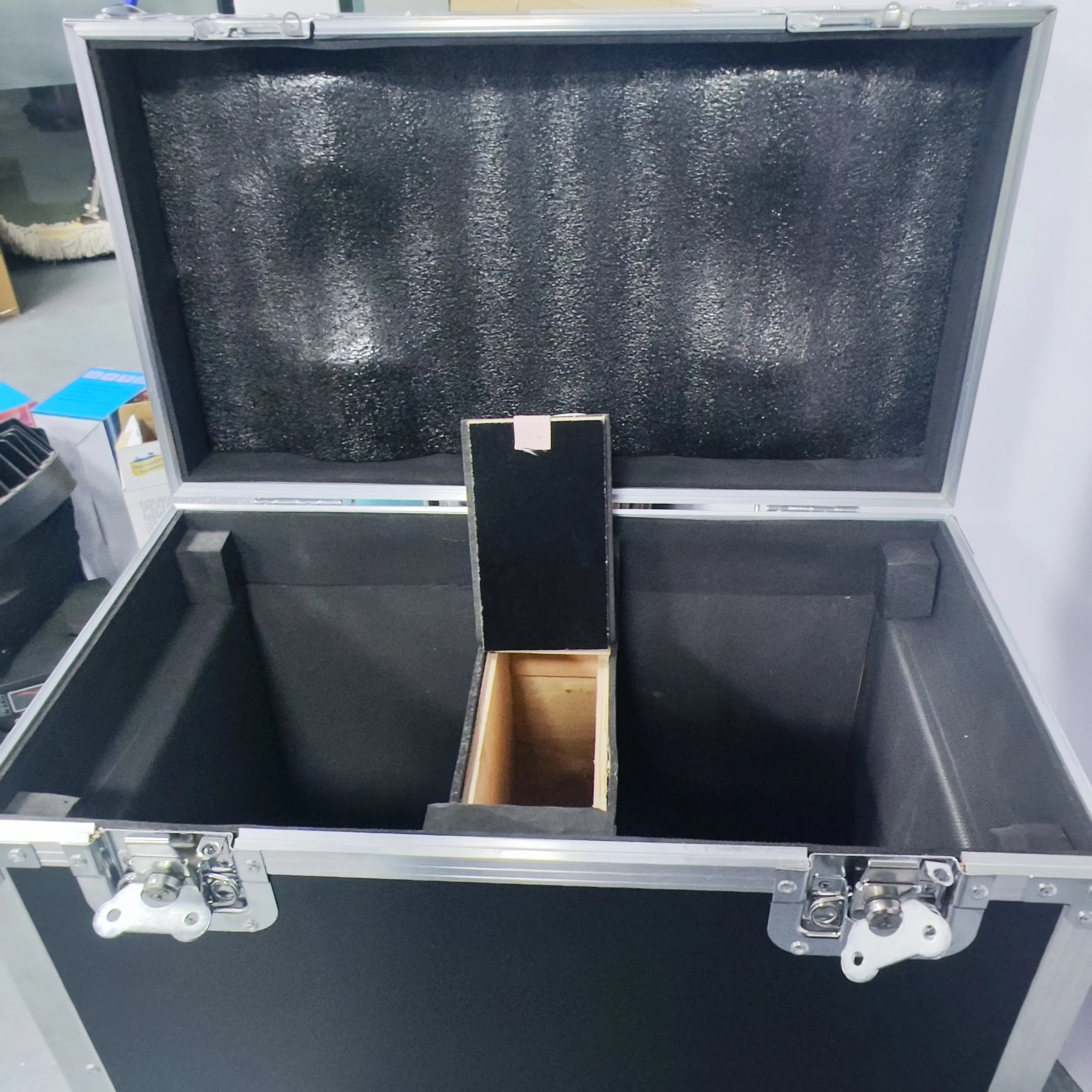Only Empty Flight Case Flycase Flightcase Stage Light Shockproof with ...