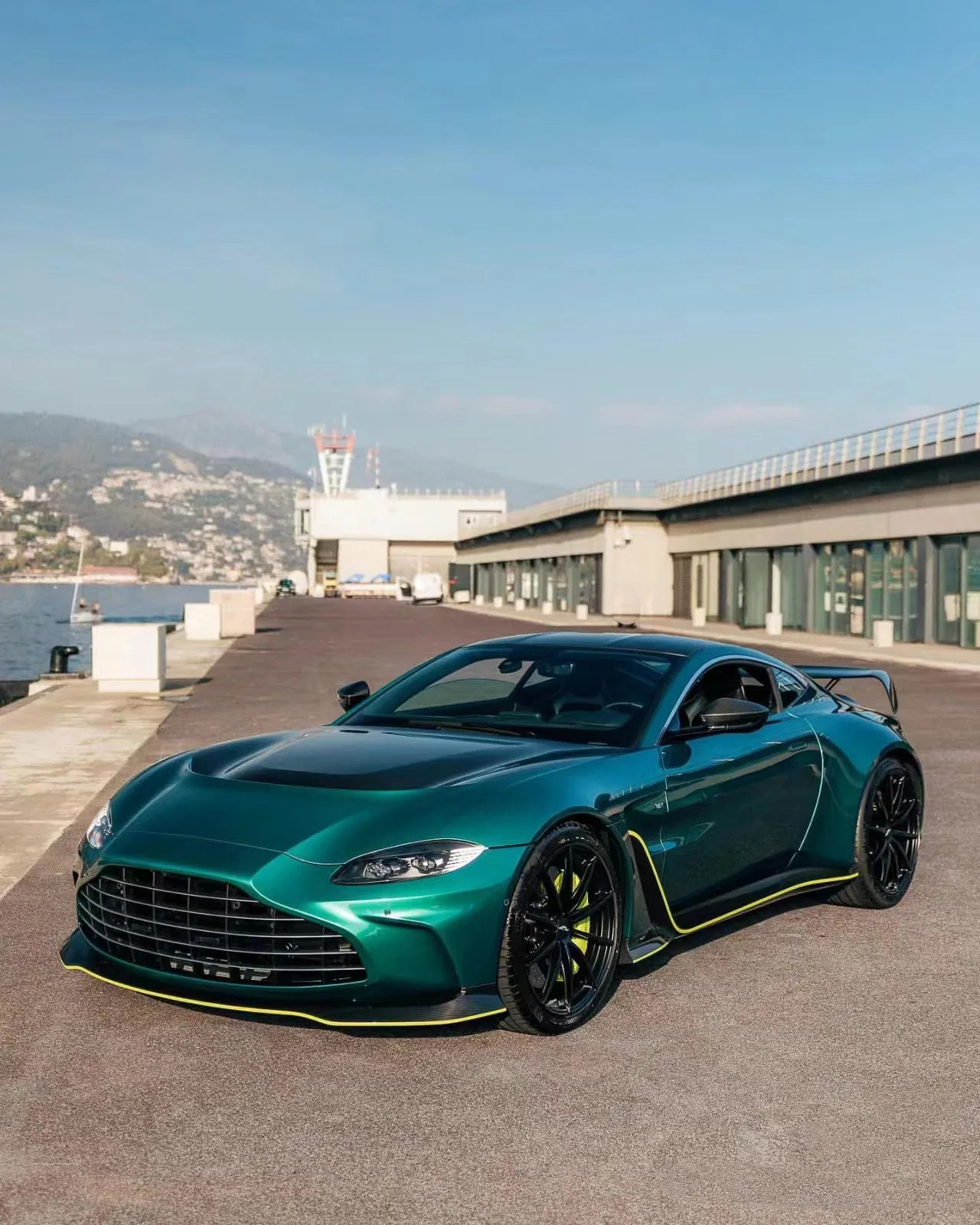 for-Aston-Martin-Vantage-Carbon-fiber-body-kit-Vantage-upgrades-V12-F1 ...