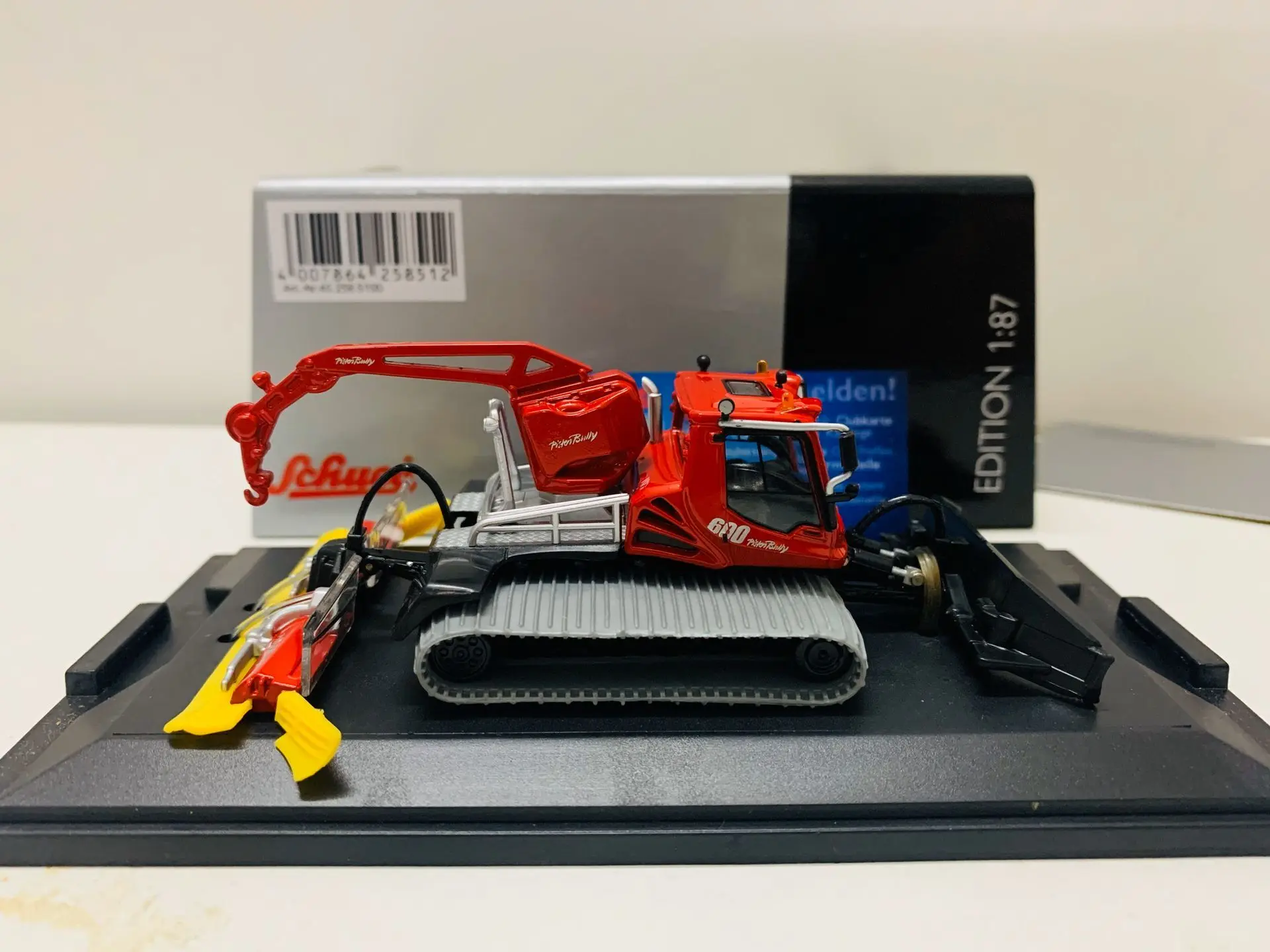 PistenBully-600-Snowplow-Edition-1-87-Scale-DieCast-Model-New-in ...