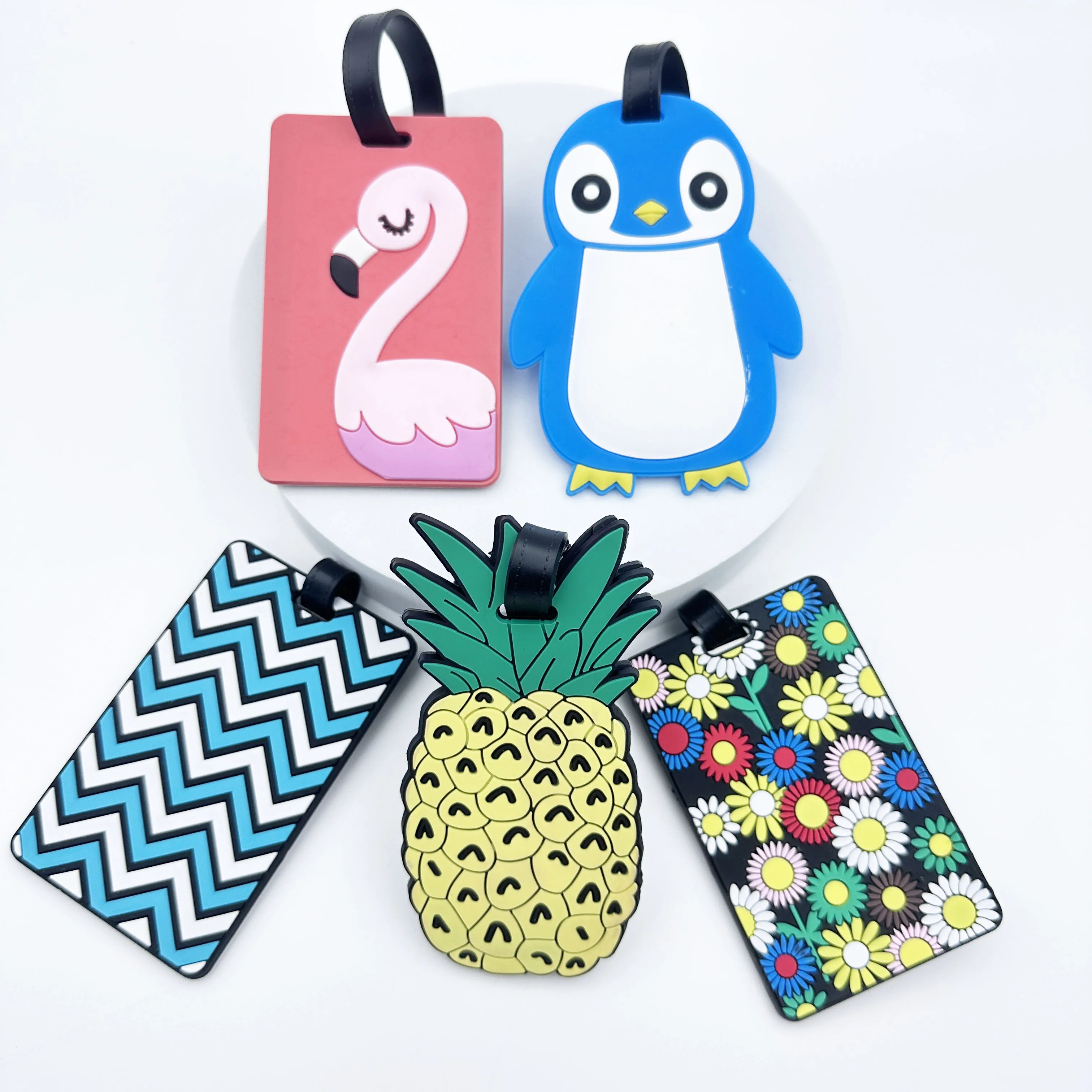 1PCS-Cute-Luggage-Tag-Luggage-Boarding-Hanger-Luggage-Tag-Station ...
