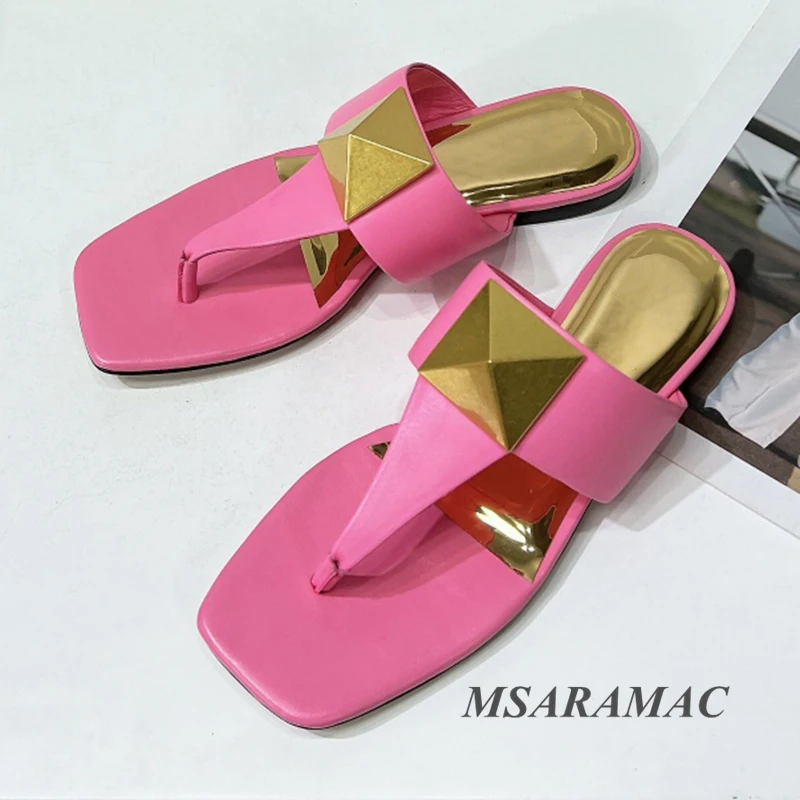Chanclas-de-cuero-rosa-brillante-con-remaches-de-Metal-para-mujer ...