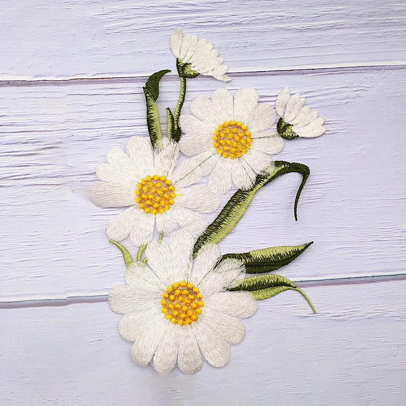 White-Daisy-Floral-Flowers-Embroidery-Patches-For-Clothing-Sewing ...