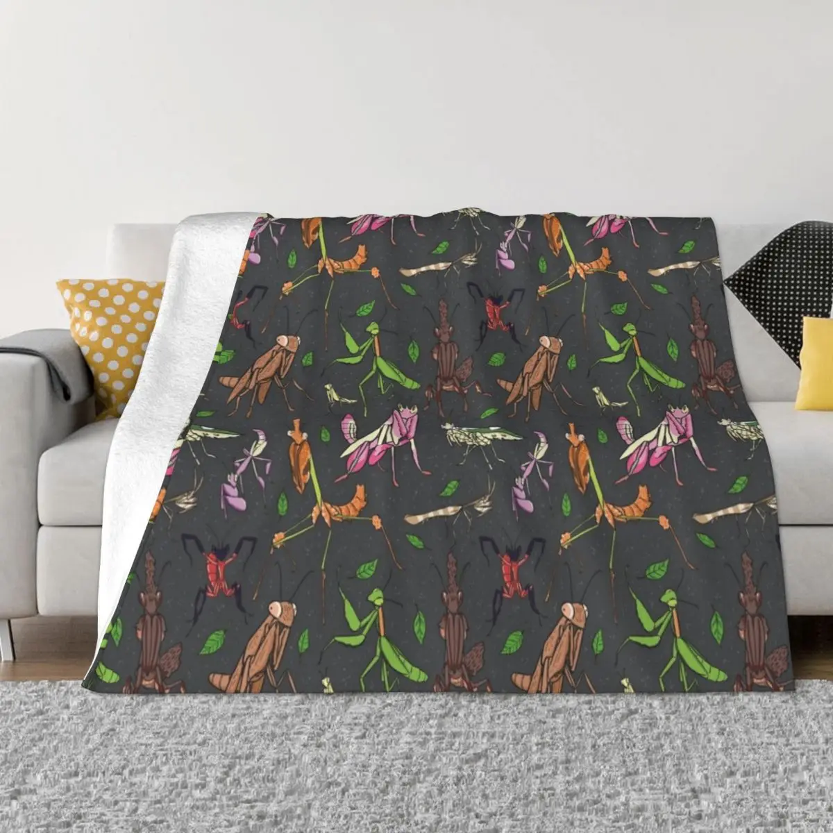 praying-mantis-pattern-Throw-Blanket-Hair-wednesday-Giant-Sofa-Blankets.jpg