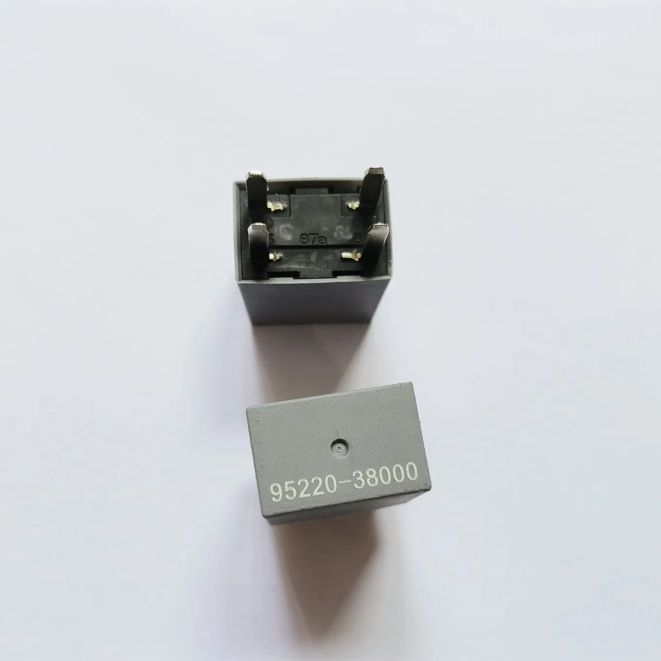Original-new-100-import-headlamp-relay-95220-38000-4pin-auto-relay.jpg