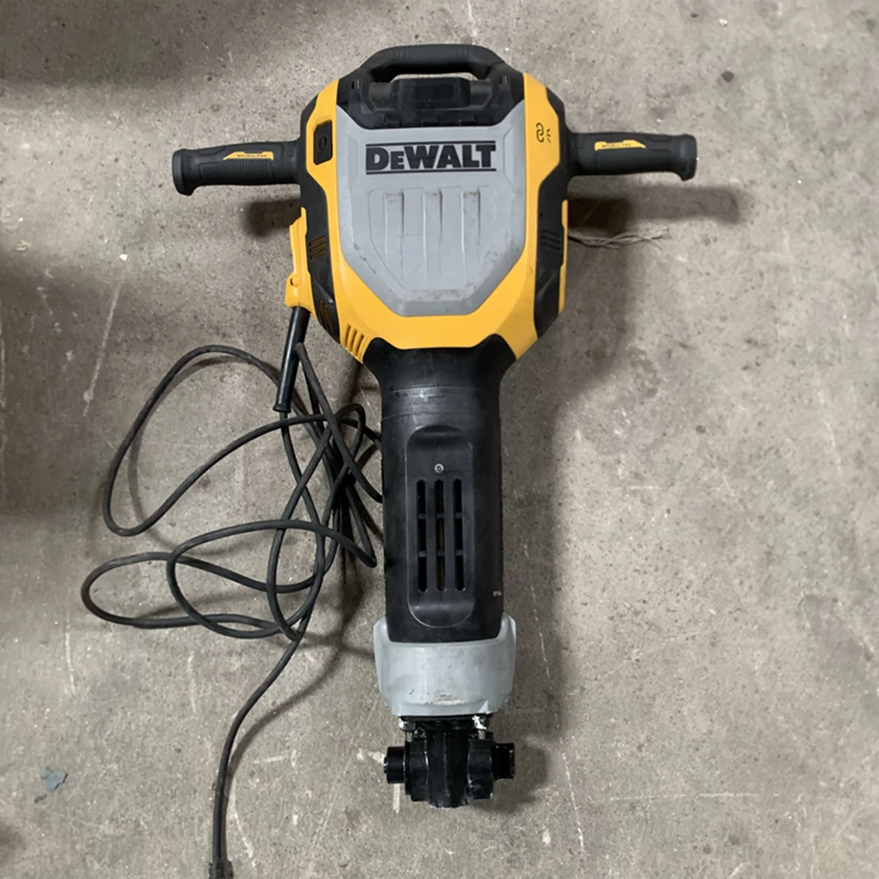 DeWalt-D25966-XE-HEX-1800W-15kg-28mm-220V.jpg