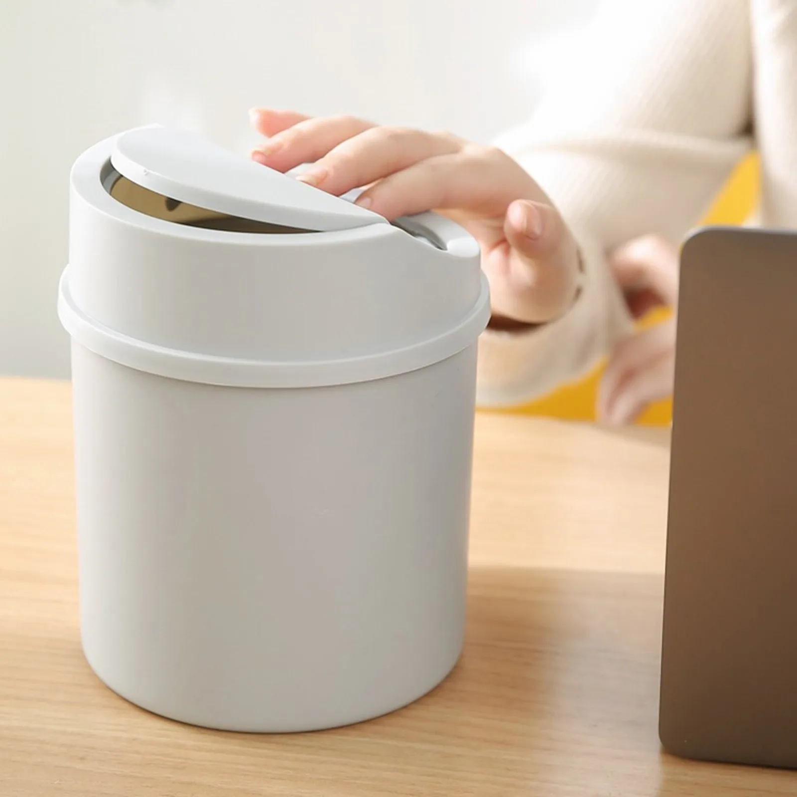 Creative-Mini-Desktop-Bin-Small-Trash-Can-Tube-With-Cover-Bedroom-Trash ...