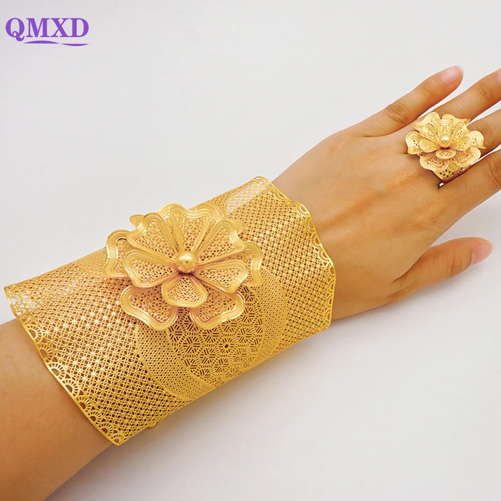 Middle East Female Big Gold Color Bangles Dubai Gold Color Bangles With ...