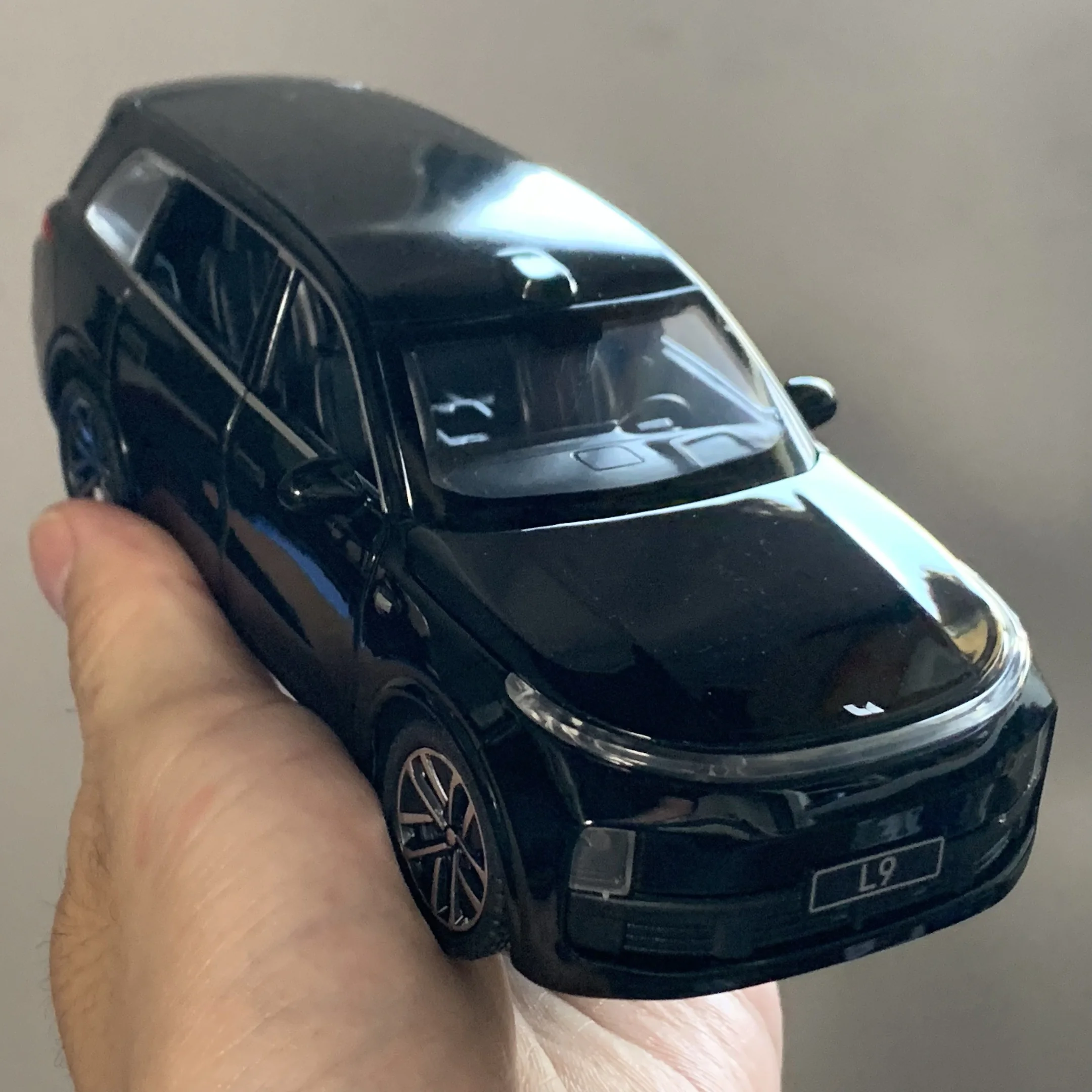 МаISTO Li Auto L9 SUV масштаб 1:32 | AliExpress