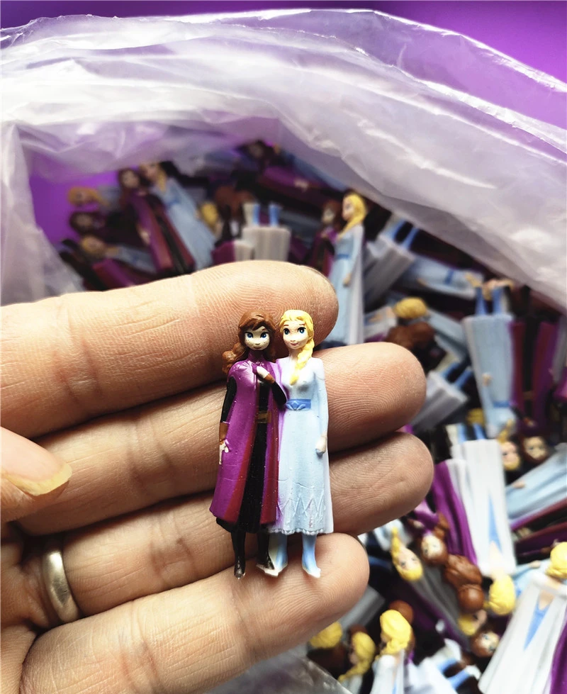 Minyat-r-Elsa-Anna-prenses-karikat-r-modeli-k-z-hediye-bebek-oyuncak ...