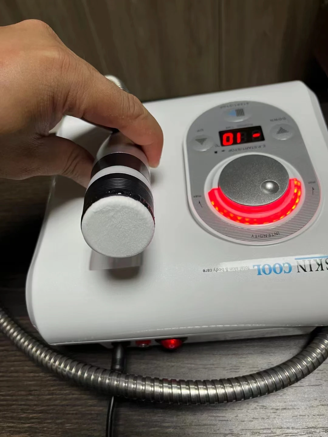 Portable-Cool-Hot-Facial-Electroporation-Cryotherapy-RF-Beauty-Machine ...