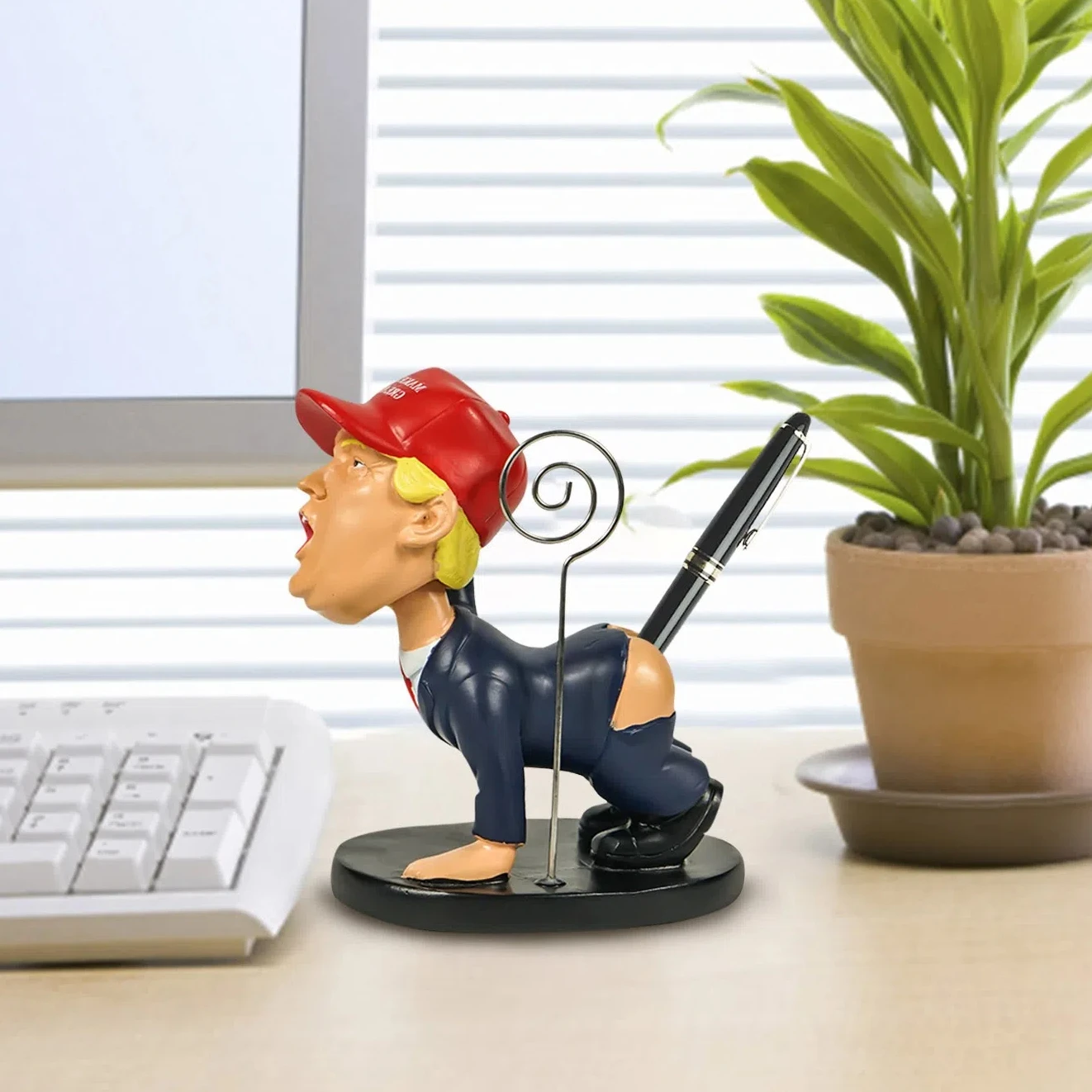 Trump-Resin-Statue-Ornaments-Character-Pen-Inserts-Multifunctional-Doll ...
