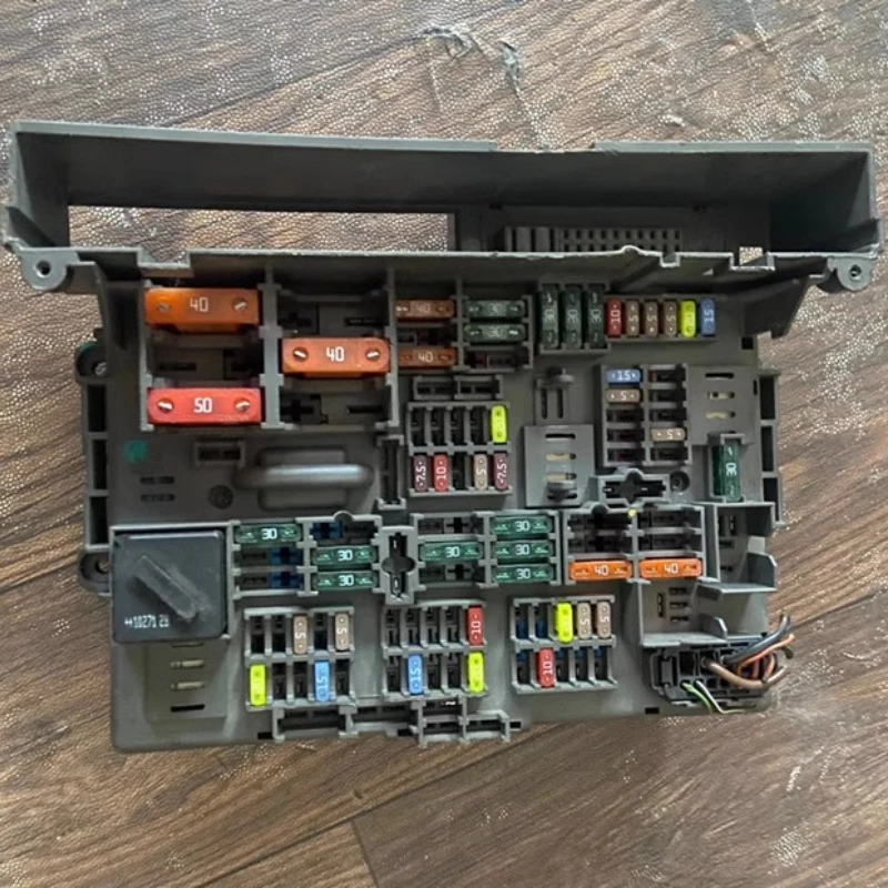 Bmw 3 Series Fuse Box