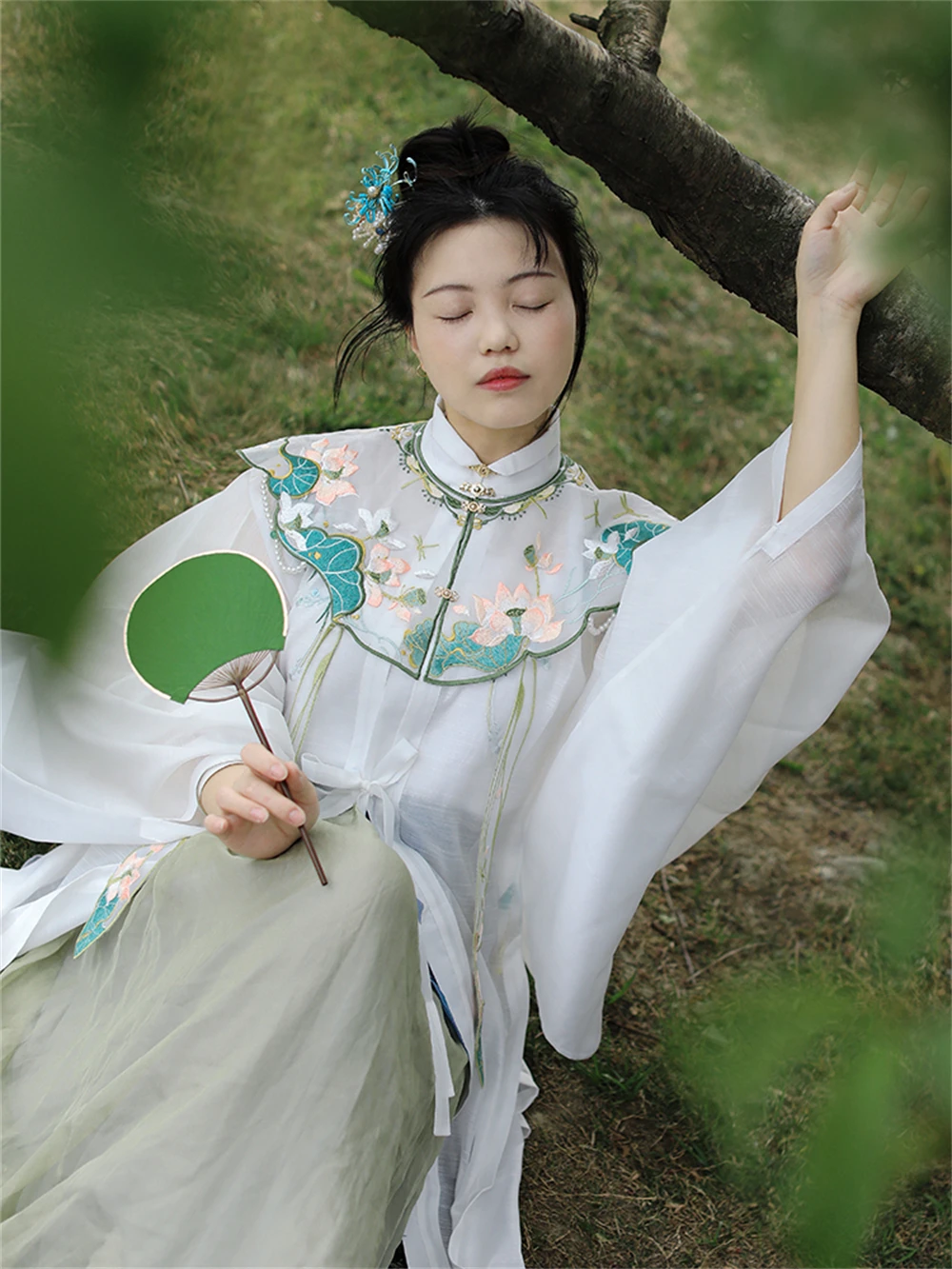 Ming-Dynasty-Cloud-Shoulder-Ribbon-Lotus-Embroidery-Shawl-Accessory ...