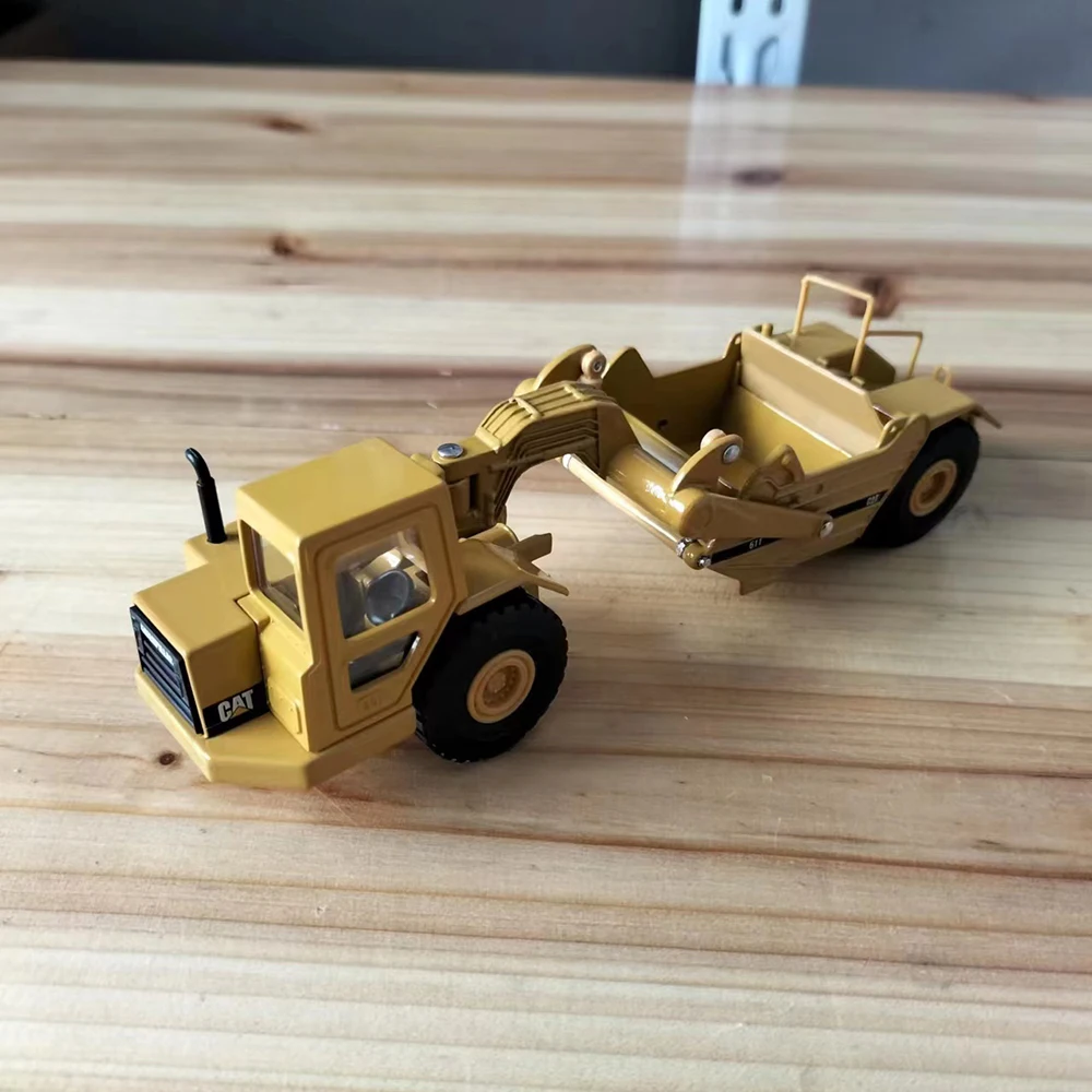 Die-cast-1-64-Scale-Caterpillar-Cat-611-Wheel-Tractor-Material ...