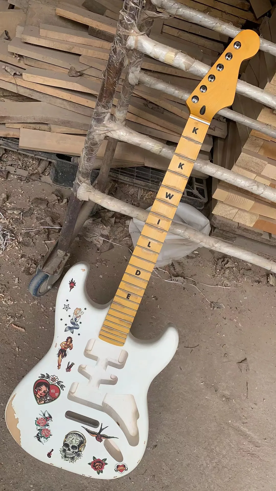 Ome Personality pattern Electric Guitar Finish Gloss Free Delivery