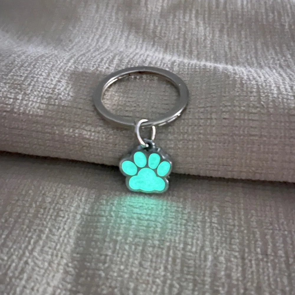 Luminous Dog Cat Paw Keychain Creative Green Blue Glow In Dark Key Ring ...