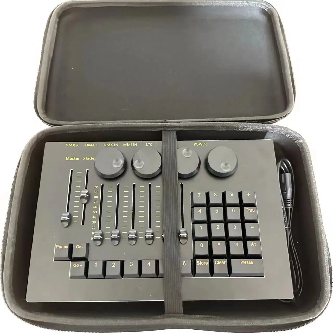 Mini-MA-Mini-Command-Wing-dmx512-consola-Dark-Horse.jpg