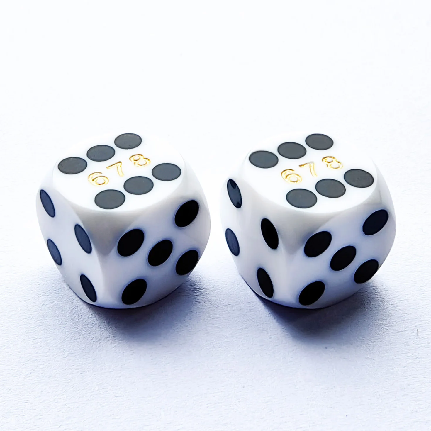 Precision Dice With Fancy Edges