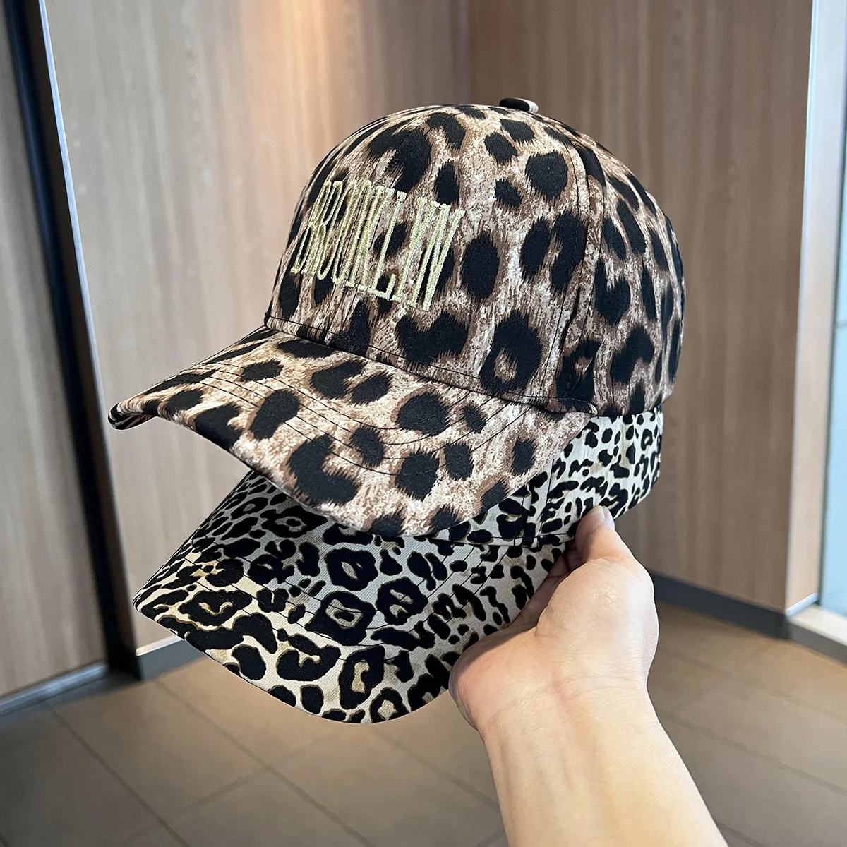 Men's and women's fashion leopard print spot pattern baseball cap retro ...