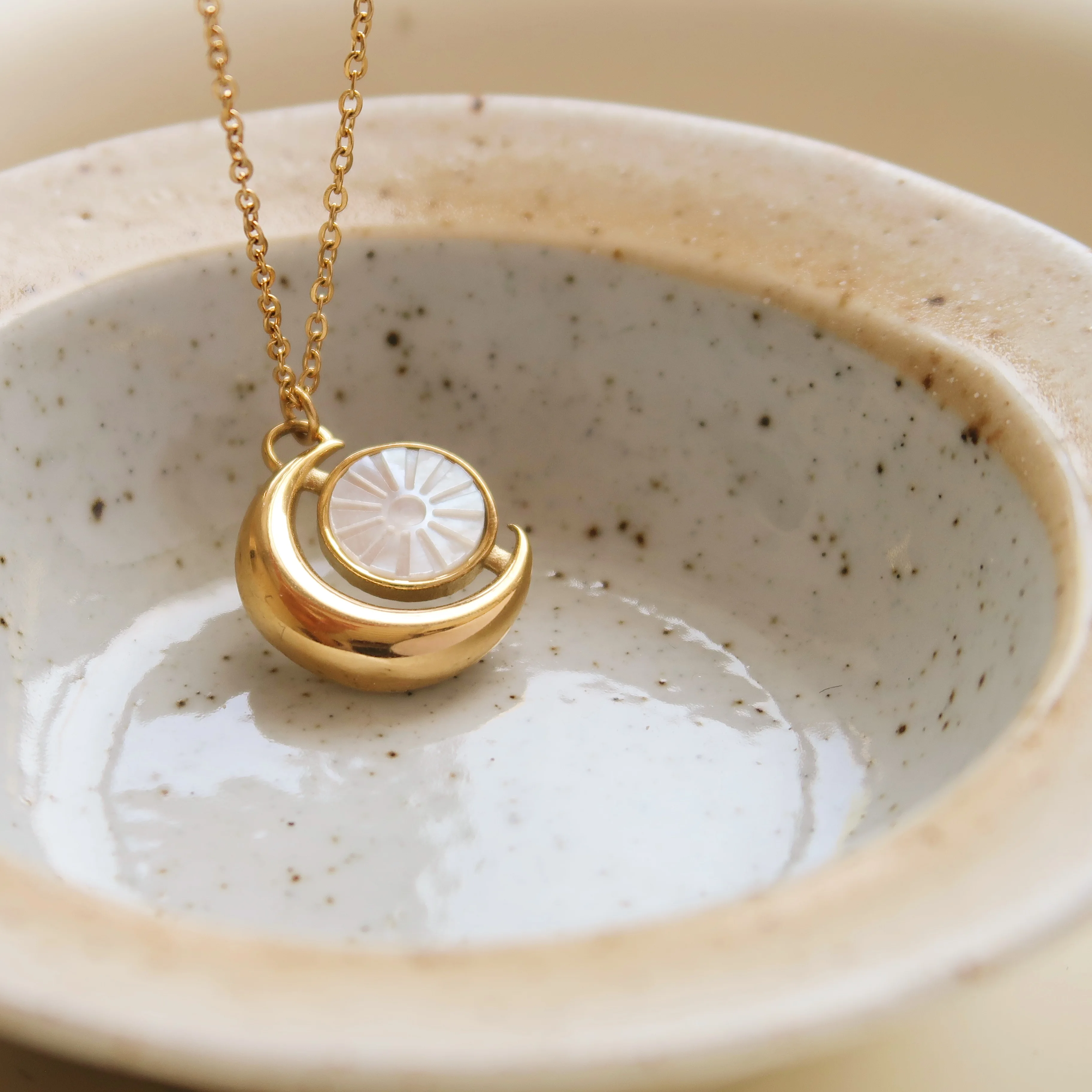 High Quality Natural Shell Moon Necklace Pendant Stainless Steel ...
