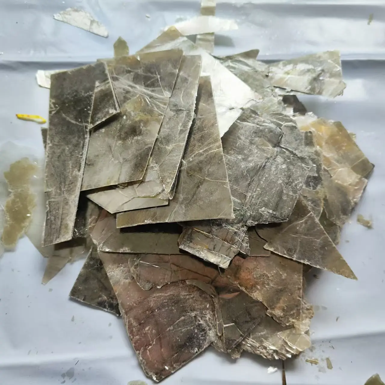 Natural Muscovite Stone Mica Flakes Glimmer Lamellar Crystals Mineral ...