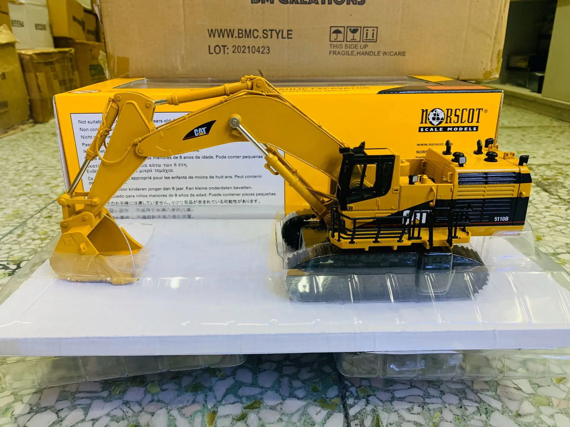 Cat-5110B-Hydraulic-Excavator-1-50-Scale-DieCast-Model-55098-New ...
