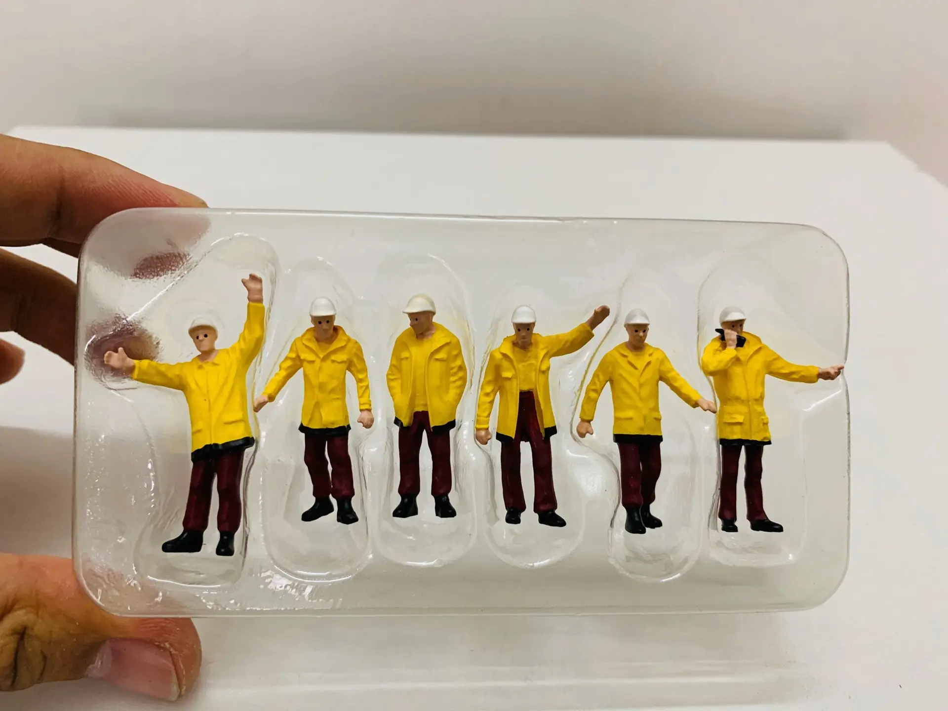 1-50-Scale-Plastic-Model-Engineering-Worker-Figure-3-7CM-1-45-inch-6 ...