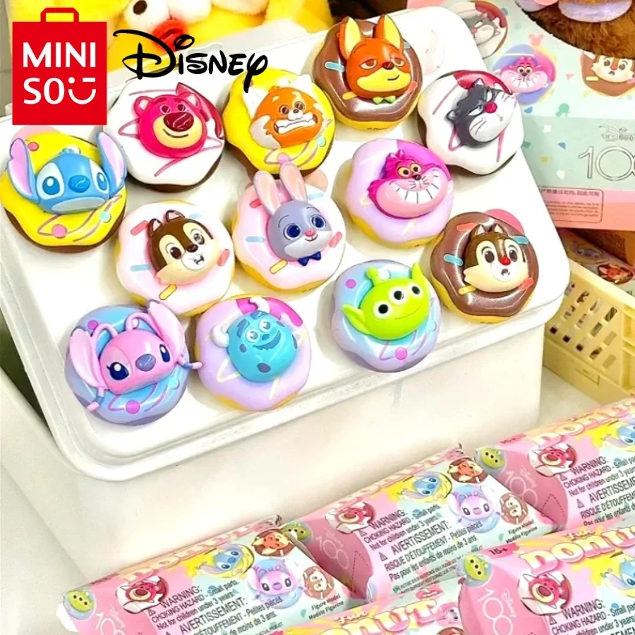 MINISO-Disney-personaje-divertido-Donut-Theme-figura-de-moda-caja-ciega ...