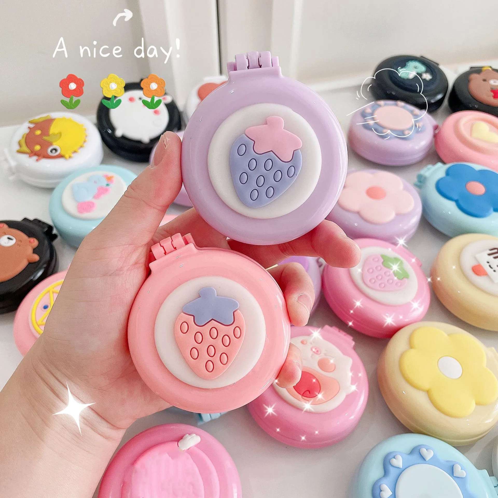 1PC Creative Cute Small Comb Portable Mirror Massage Comb All-in-one ...