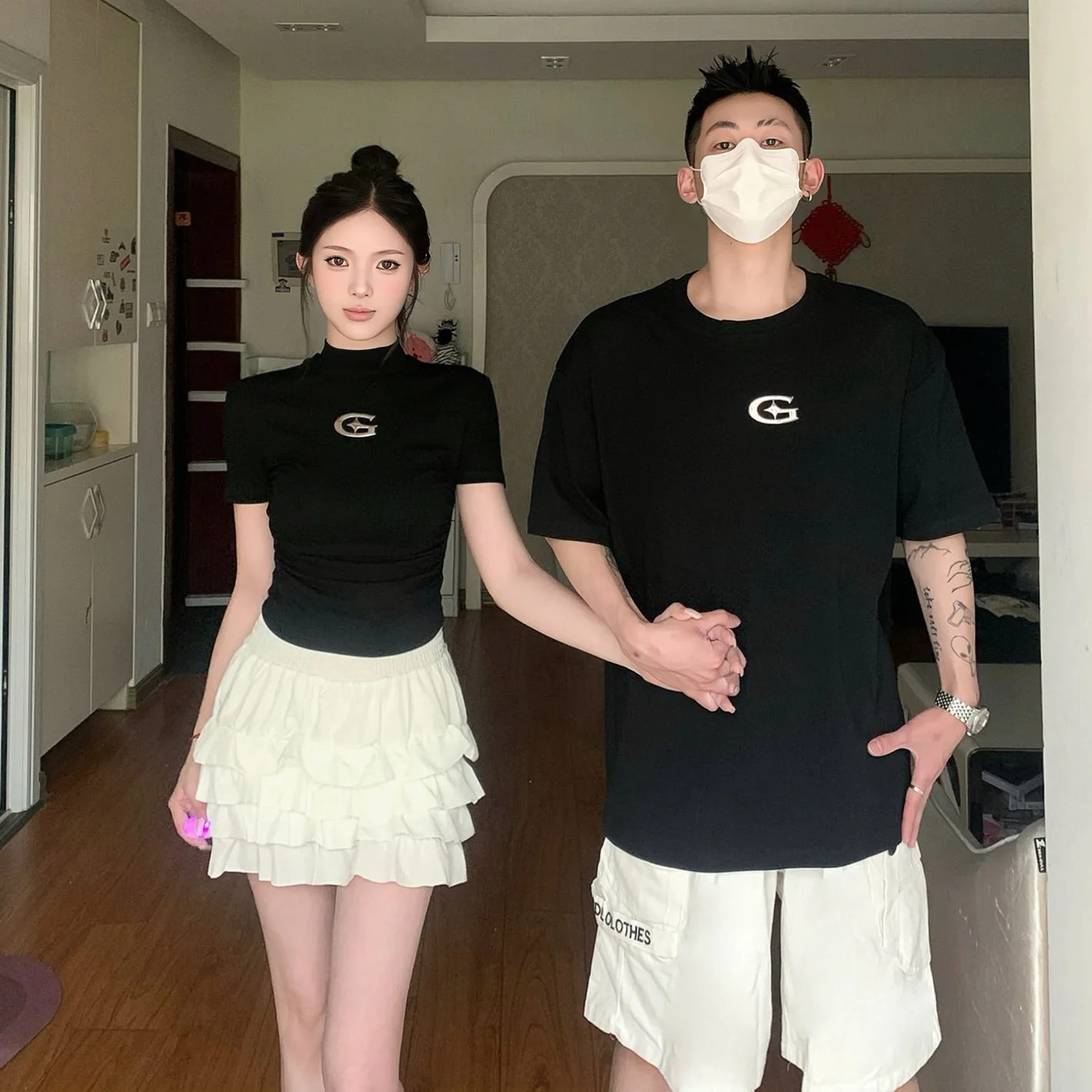 Couples-outfits-american-style-shoulder-black-short-sleeved-t-shirt ...