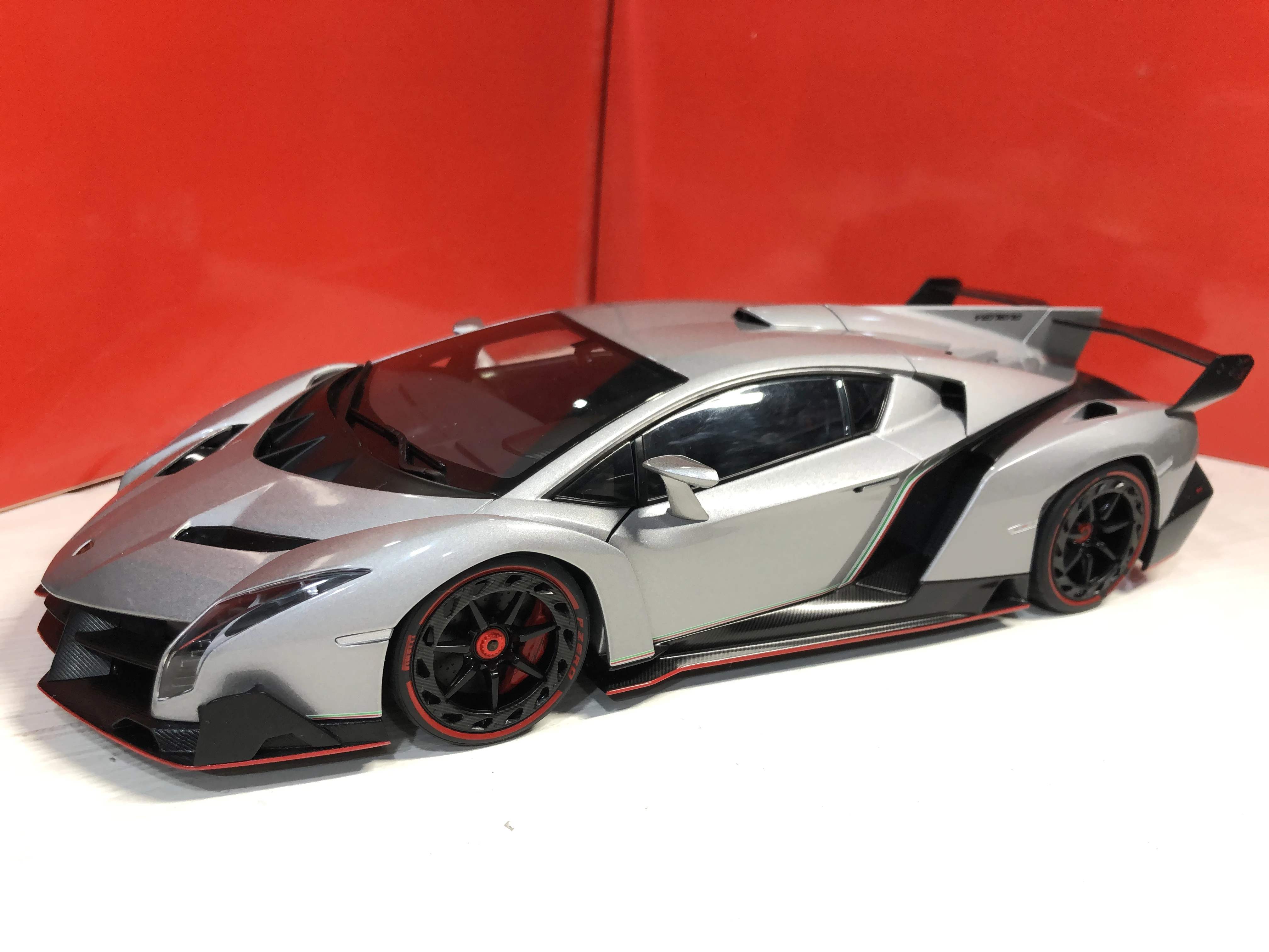 Lamborghini Veneno Colors