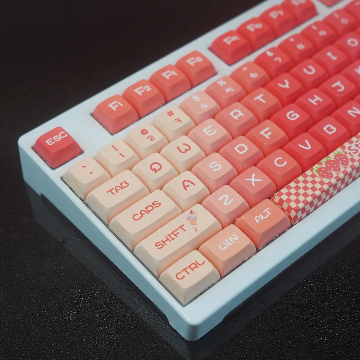 Gradient-Strawberry-Cake-Keycap-Set-130-Keys-XDA-PBT-Five-sided ...