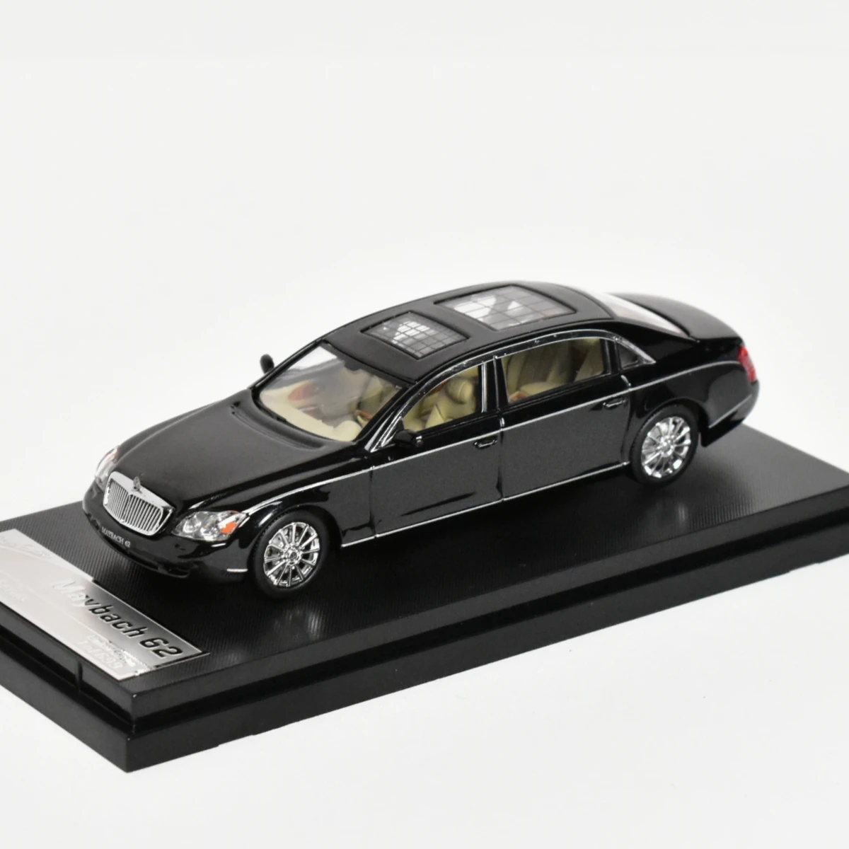 Duru-avc-lar-SH-1-64-Maybach-62S-araba-modeli.jpg