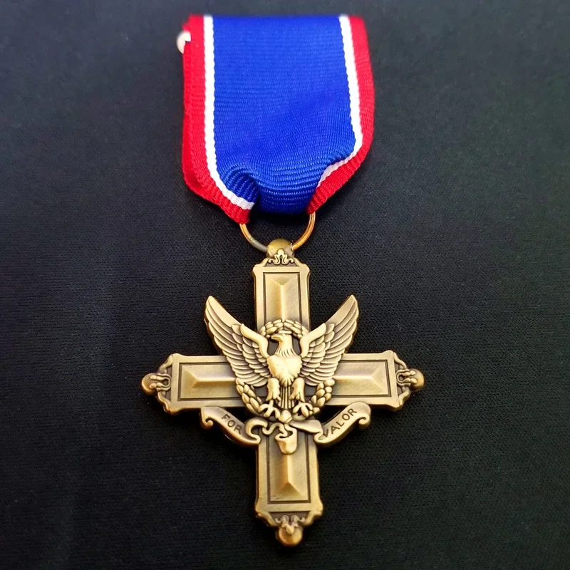 The American NEW Eagle ORIGINAL Badge Distinguished Service Cross Alloy ...