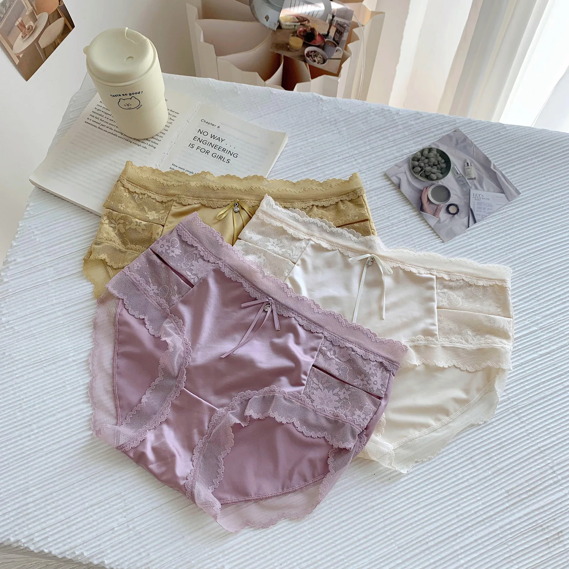 여성용 프렌치 빈티지 레이스 팬츠 피부 친화적 흔적 없는 파클리탁셀 정화 가랑이 미드 레인 브리프 팬티