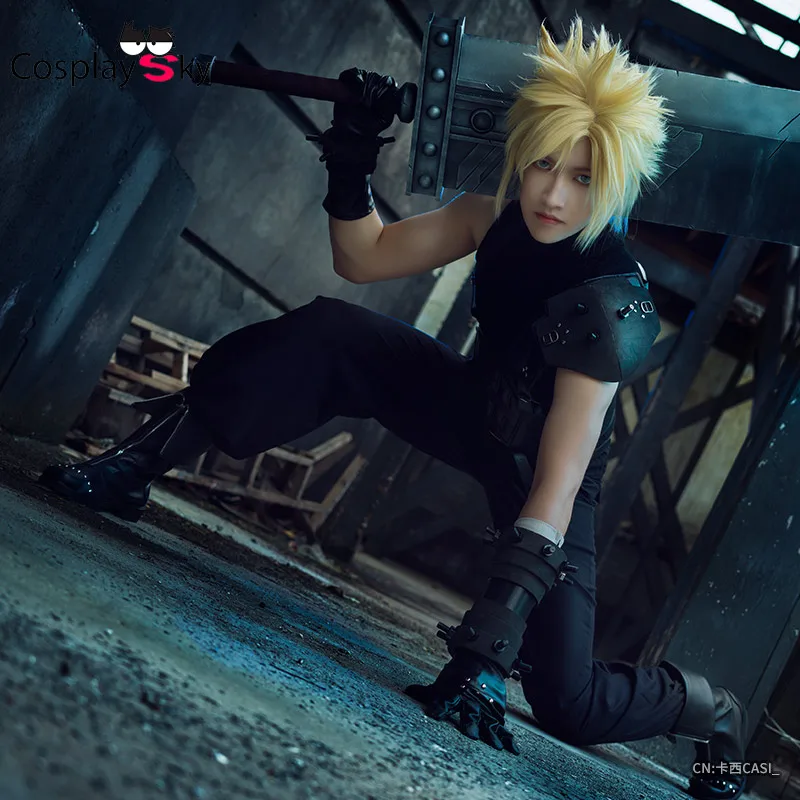 Final Fantasy 7 Cloud Cosplay