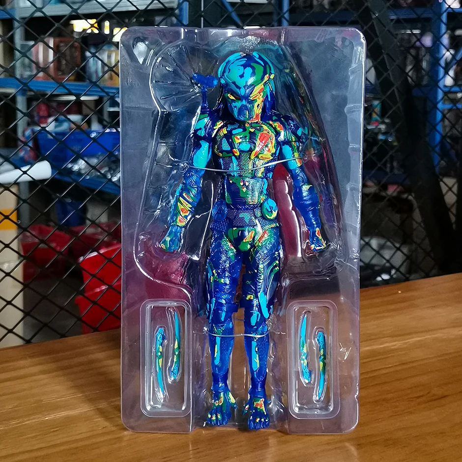 NECA-The-Predator-Fugitive-Predator-Thermal-Vision-Movable-Assemble ...