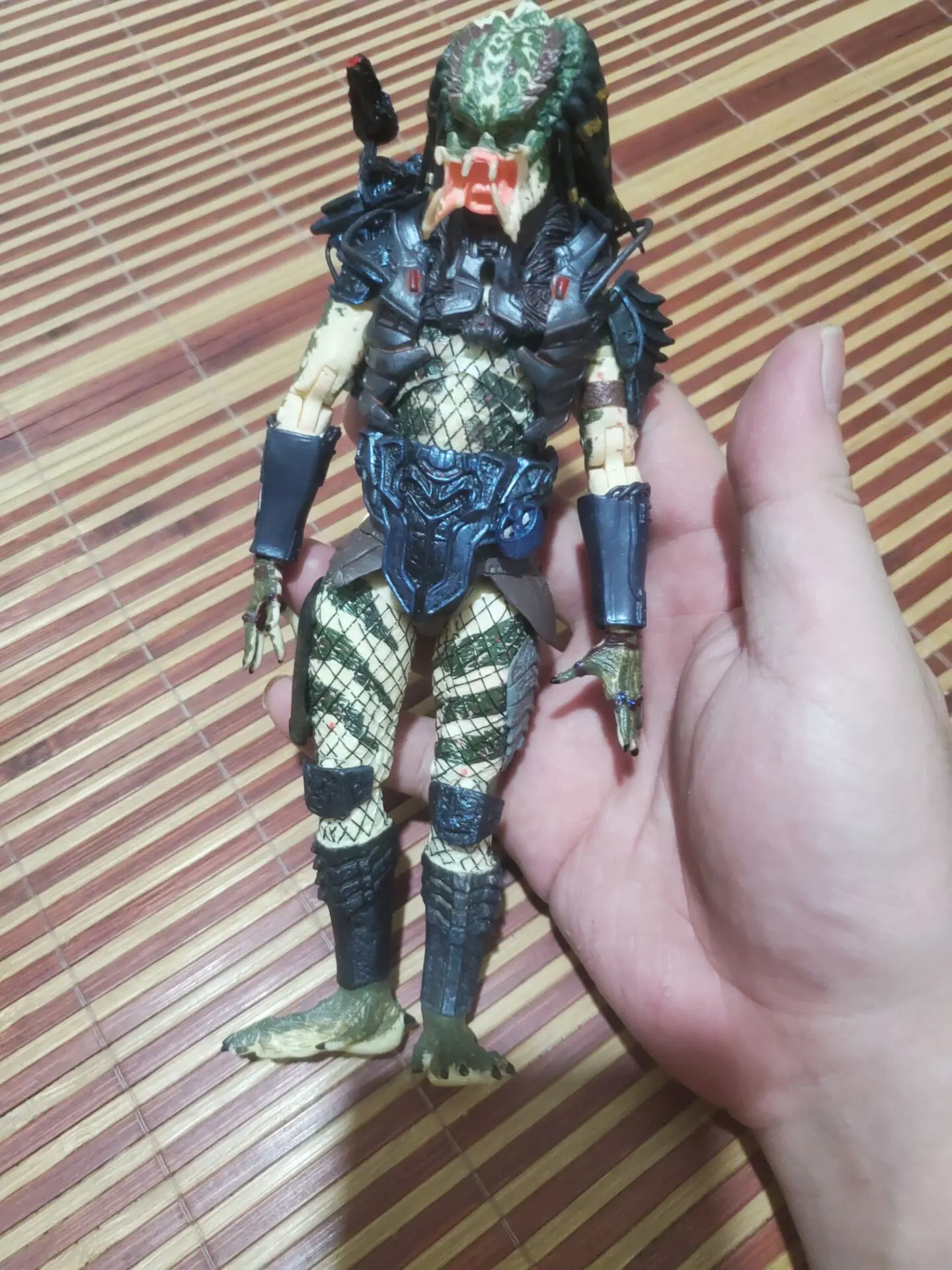 NECA-Figure-Jungle-Hunter-Predator-Action-Figure-Alien-Collectible ...