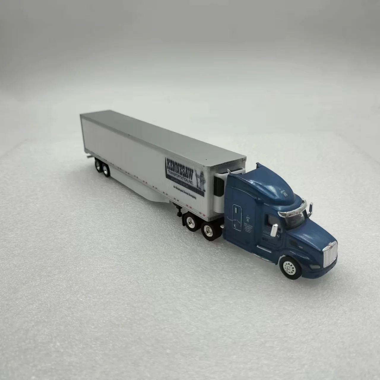 Slightly-Defective-1-87-Scale-Peterbilt-579-SC-With-53VAN-Trailer-Model ...