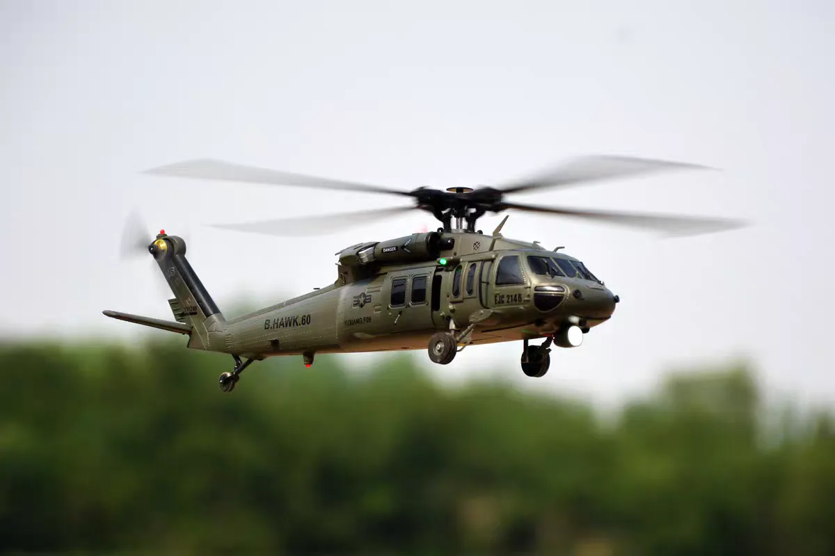 Black-Hawk-Rc-Helicopter-Remote-Controlled-Aircraft-Yxznrc-F09-Uh60 ...