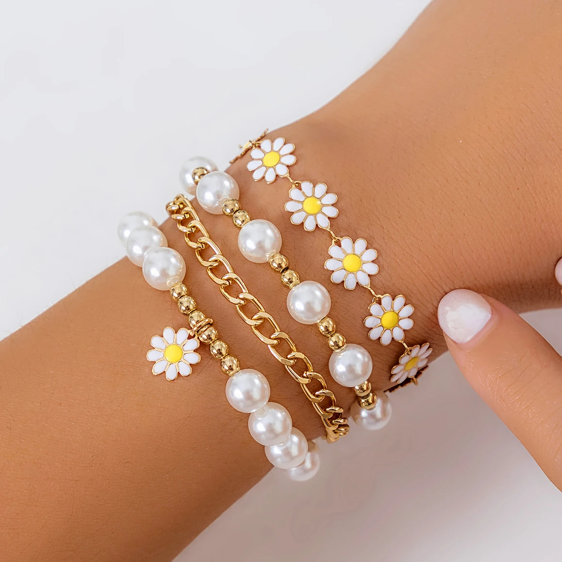 4Pcs-Set-Korean-Fashion-Sweet-Sunflower-Pendant-Bracelets-for-Women ...
