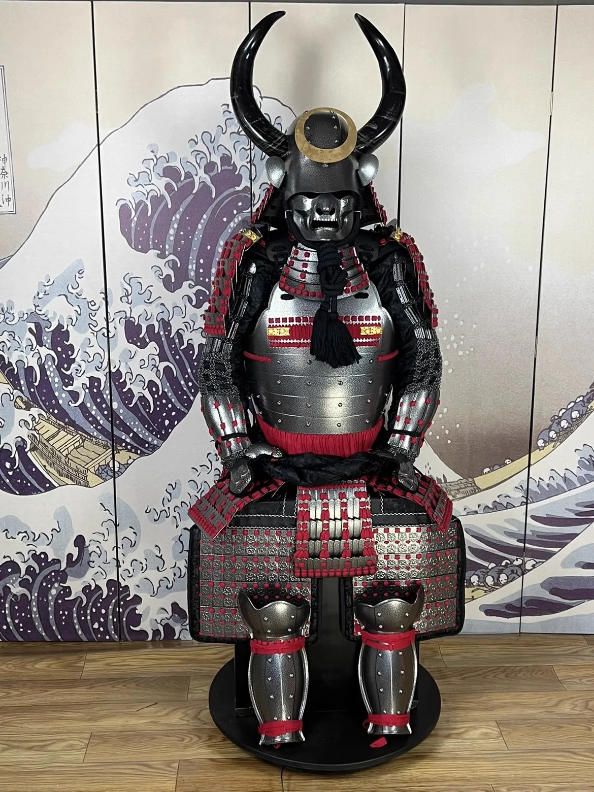 Armadura De Guerrero Samurái Japonés Antiguo