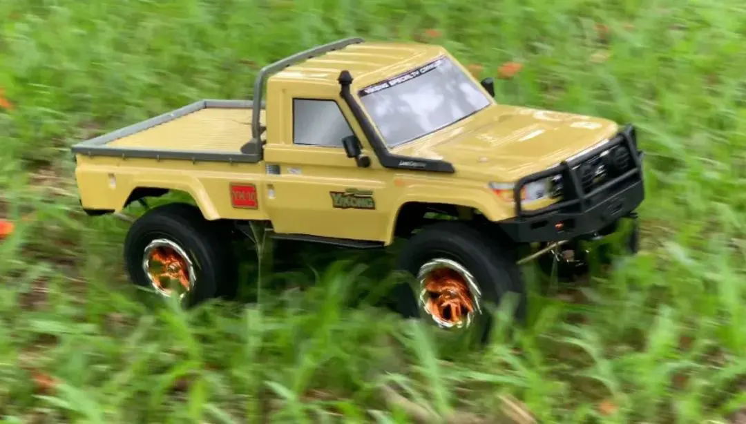1/10 RC Crawler 4WD Off Road Toyota LC79 Crawling and Bashing Land ...