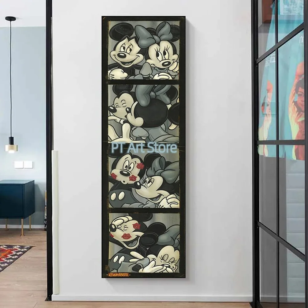 Mickey And Minnie Mouse Vintage Kissing